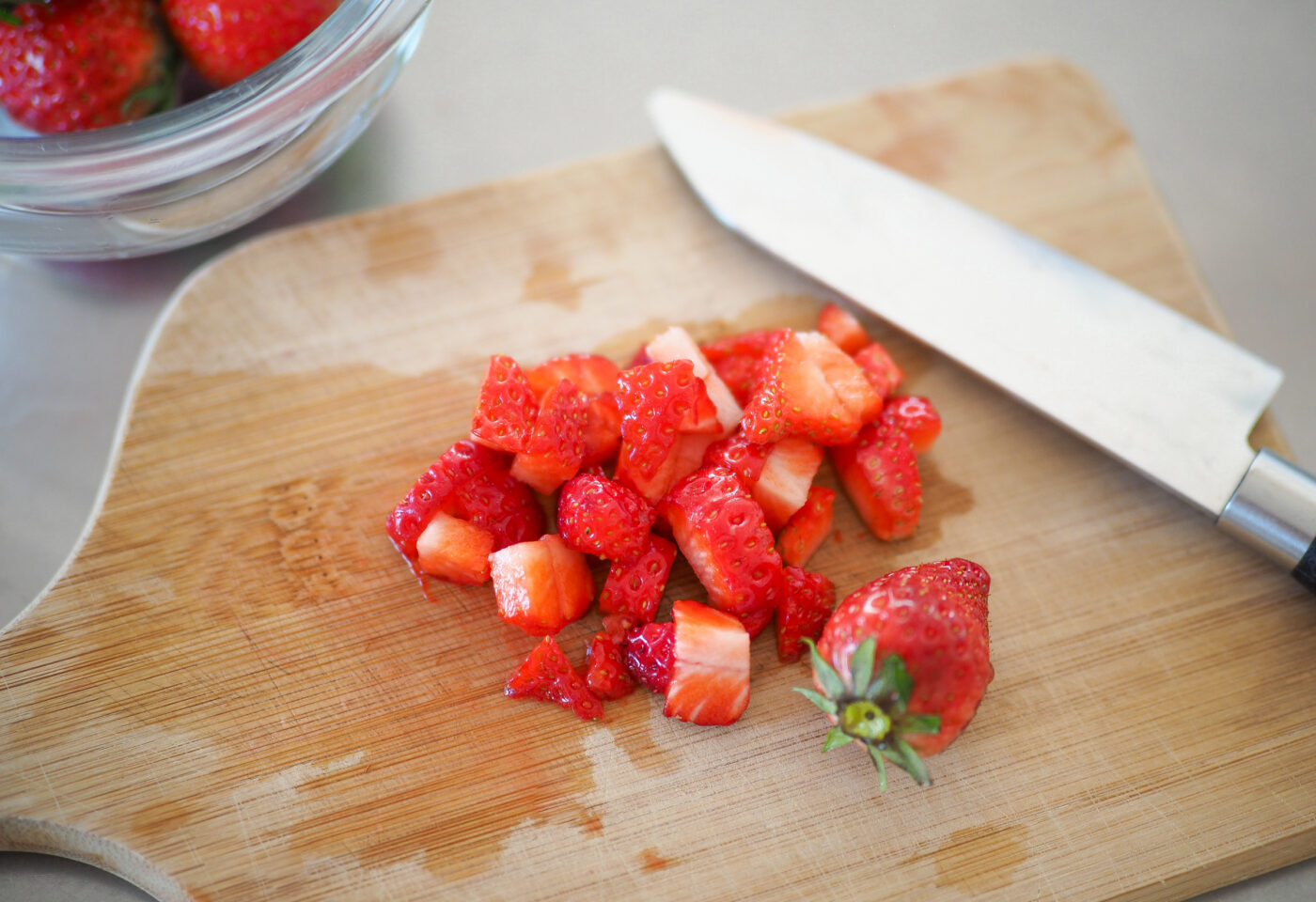 [季節を愉しむ一杯] 4月 -いちごルイボスティー- | Calendia