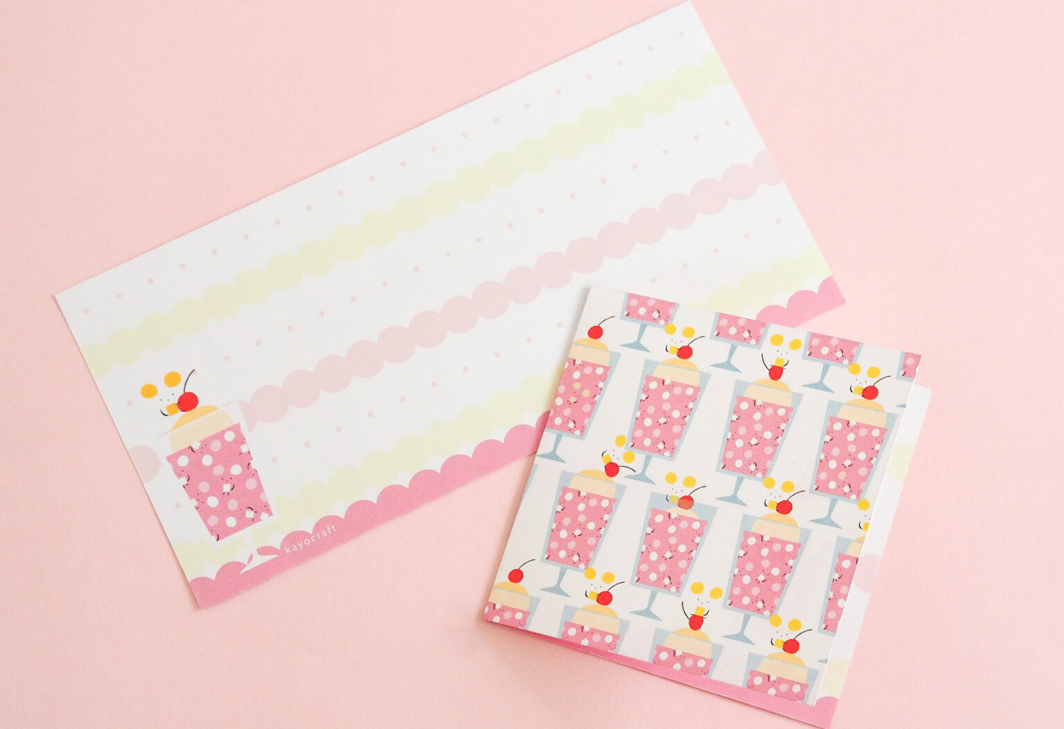 よ～く見るとソーダの中にもたくさんのネズミさんたちが隠れてますよ。